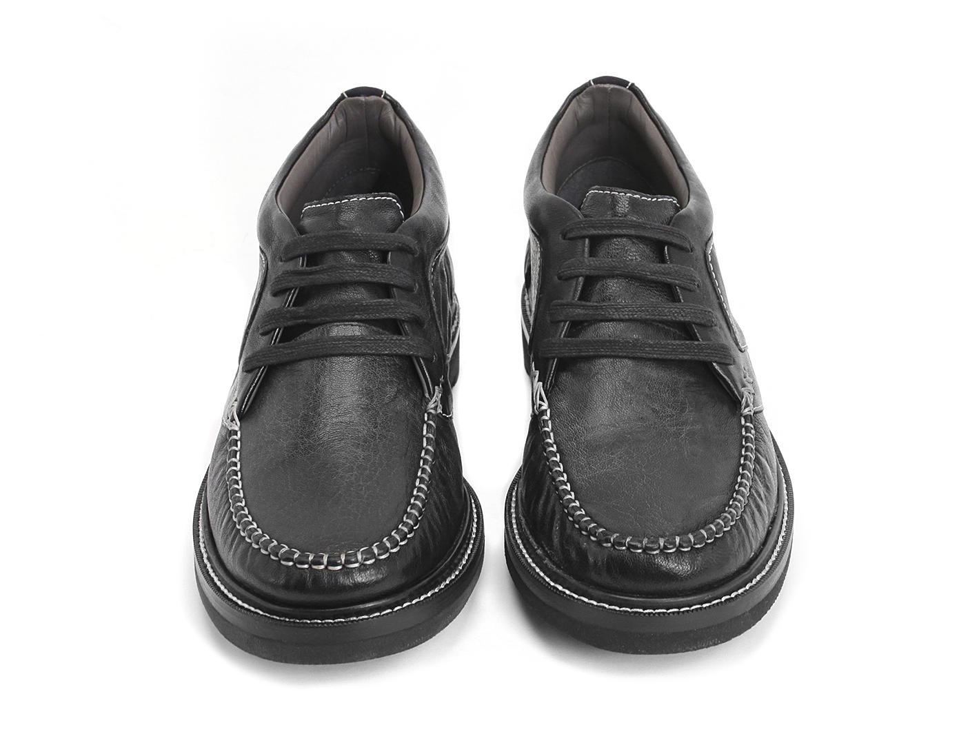 High Point - Black | Moccasin-stitched chukka | Fluevog Shoes
