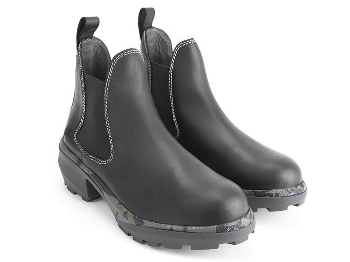 Mulberry - Black | Angular chelsea boot | Fluevog Shoes