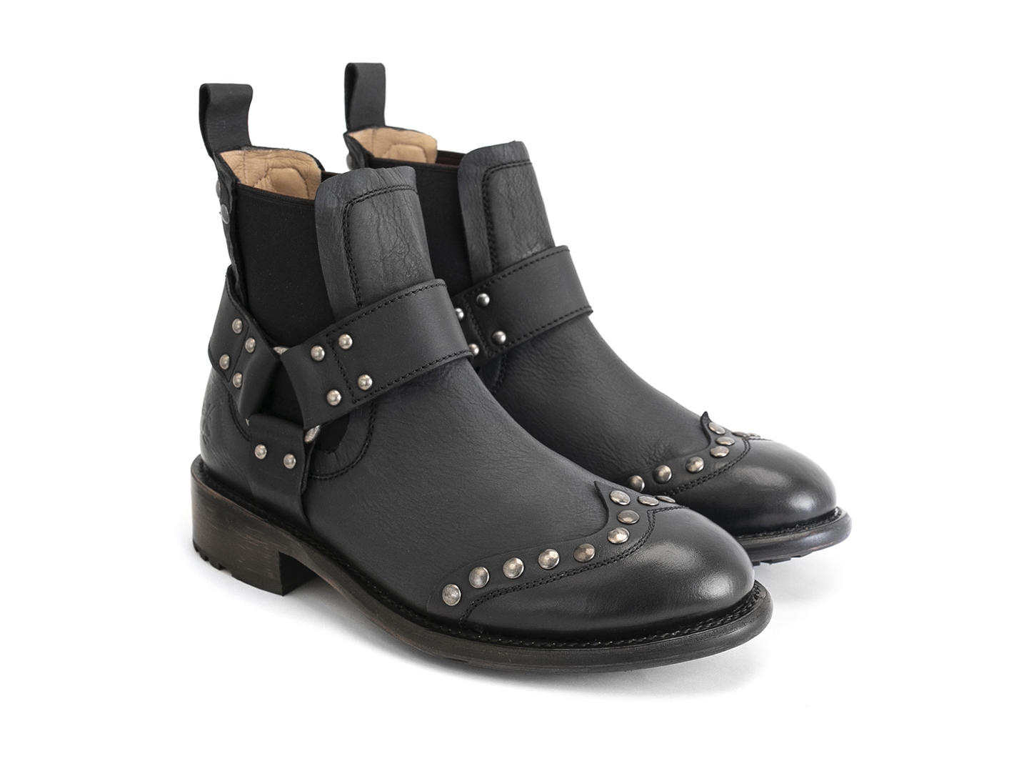 Dewey - Black | Studded chelsea boot | Fluevog Shoes